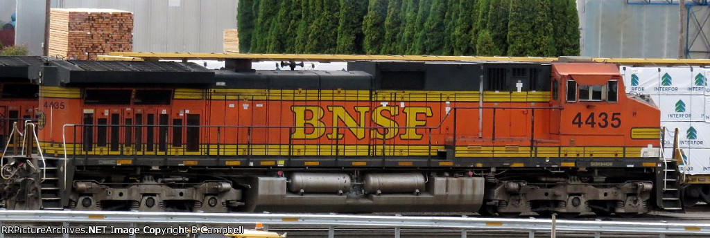 BNSF 4435